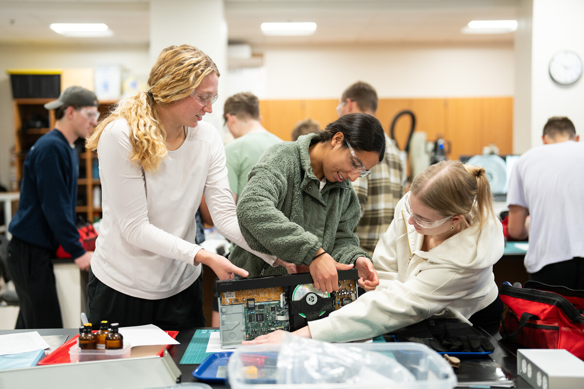 Materials Science Lab | School of Engineering | University of St. Thomas